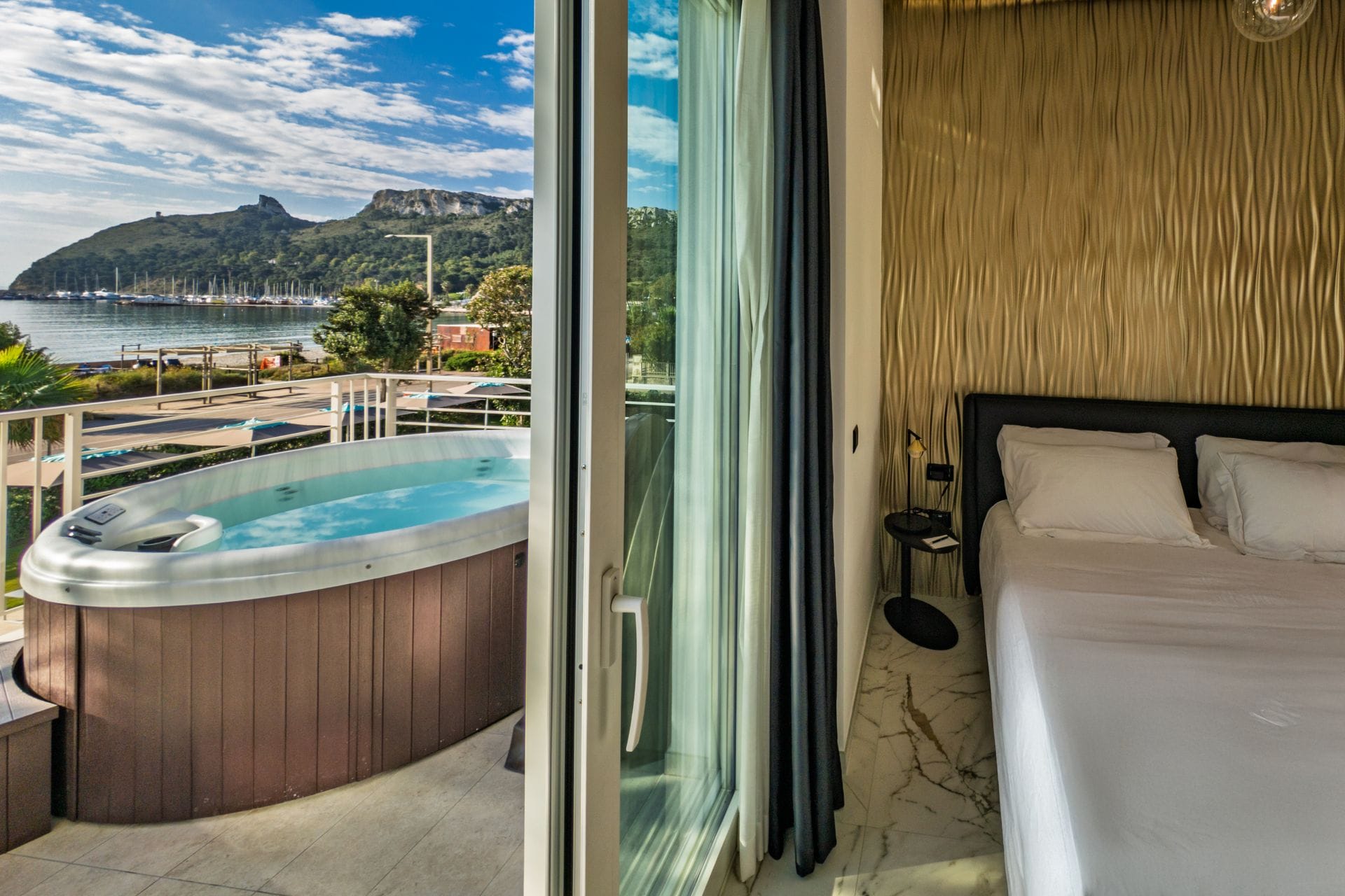 Camera Deluxe Vista Mare con Idromassaggio - Hotel Nautilus Poetto